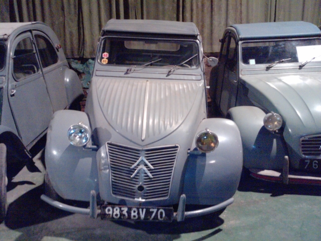 Musée de la 2CV - Citro-rouge-et-vert